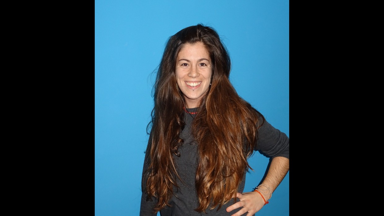 07 Judith: Long hair, right into the middle, buzzed & - Guia Cero